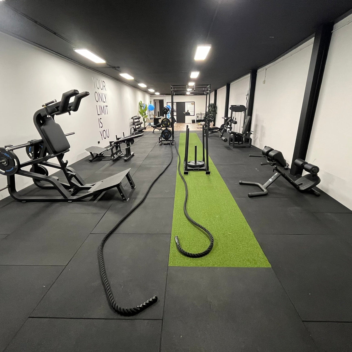 Het verschil tussen selectorized en plate-loaded apparatuur – Perform